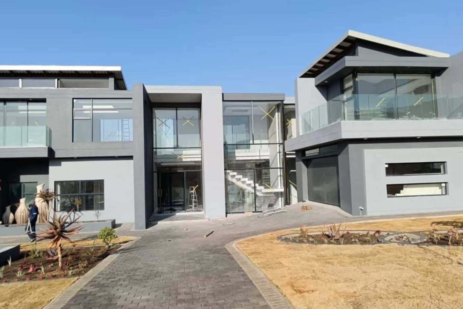 Home - Vitu - Aluminium and Glass